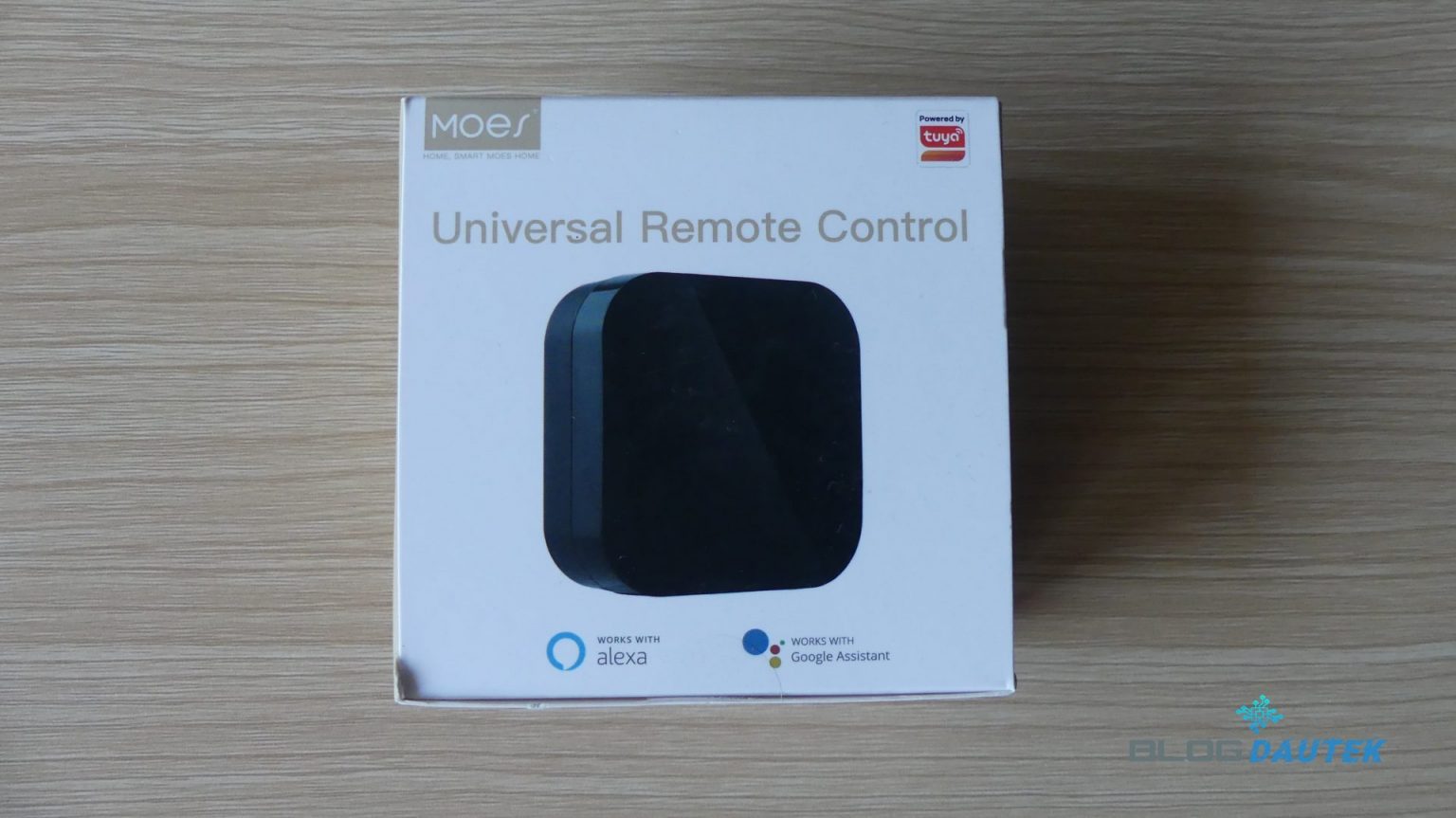 Test de la télécommande universelle Moes UFO-R11